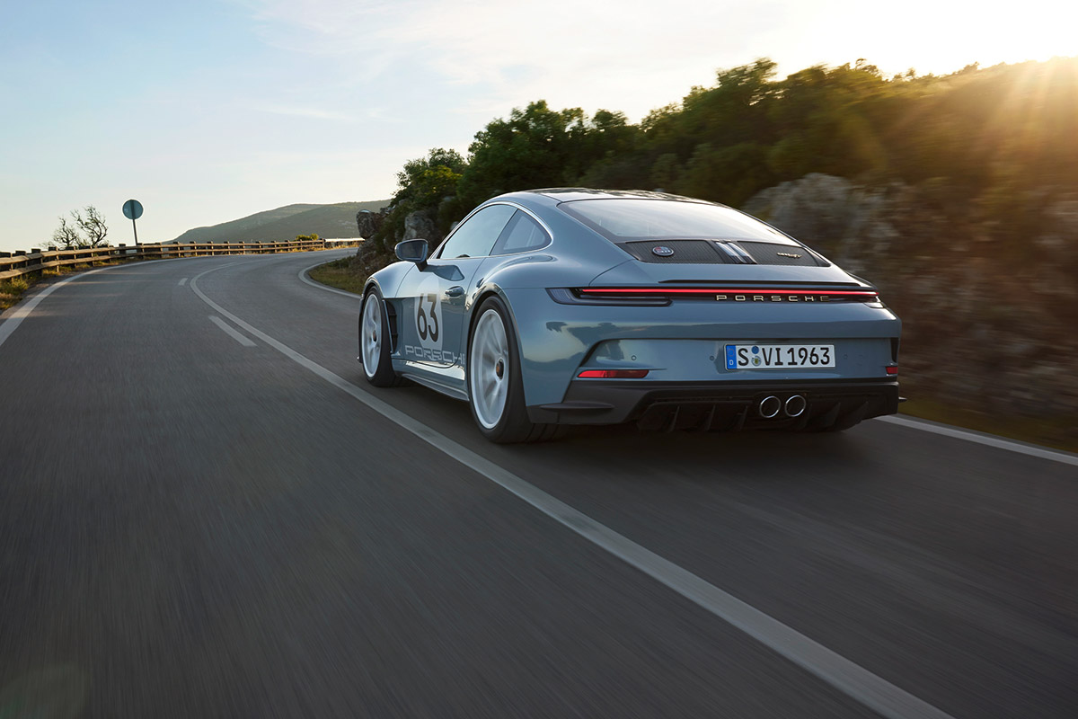 New 911 S/T: Porsche's lightest 992 yet gets close-ratio gearbox, GT3 ...
