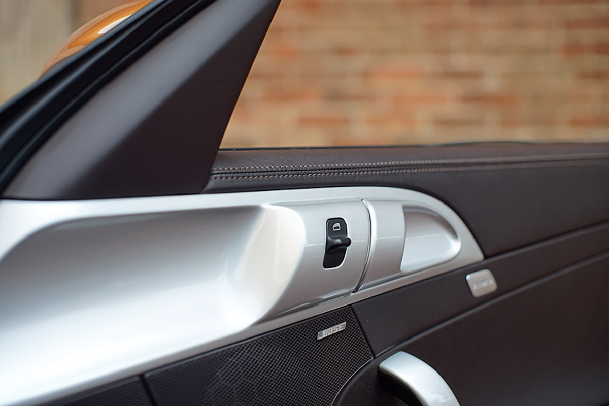 Striking Gold: The rare color of this 997 Targa 4 turns heads | Rennbow ...