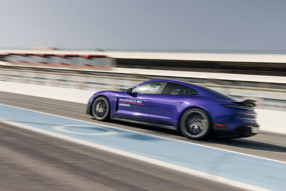 Adrenalin on 4 wheels: Race track action with the Porsche Track ...