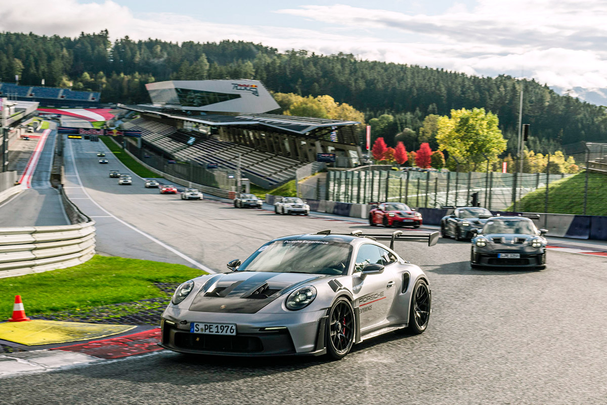 Adrenalin on 4 wheels: Race track action with the Porsche Track ...