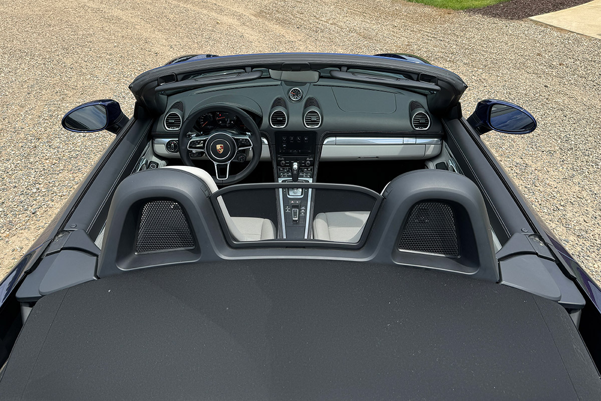 982-gen Porsche 718 dances its swan song: 2024 718 Boxster Style ...