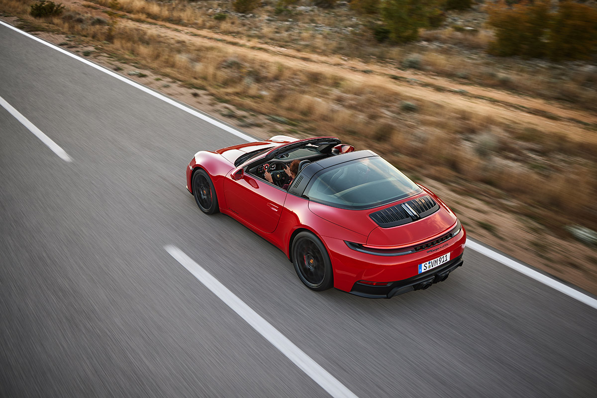 Porsche unveils hybrid powertrain in new 2025 911 Carrera GTS, plus 992.2-gen Carrera | The ...