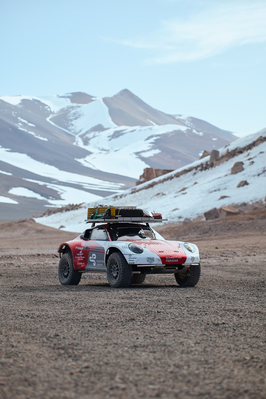 Porsche sends two experimental 911 Carrera 4Ss nearly 20,000 feet up ...
